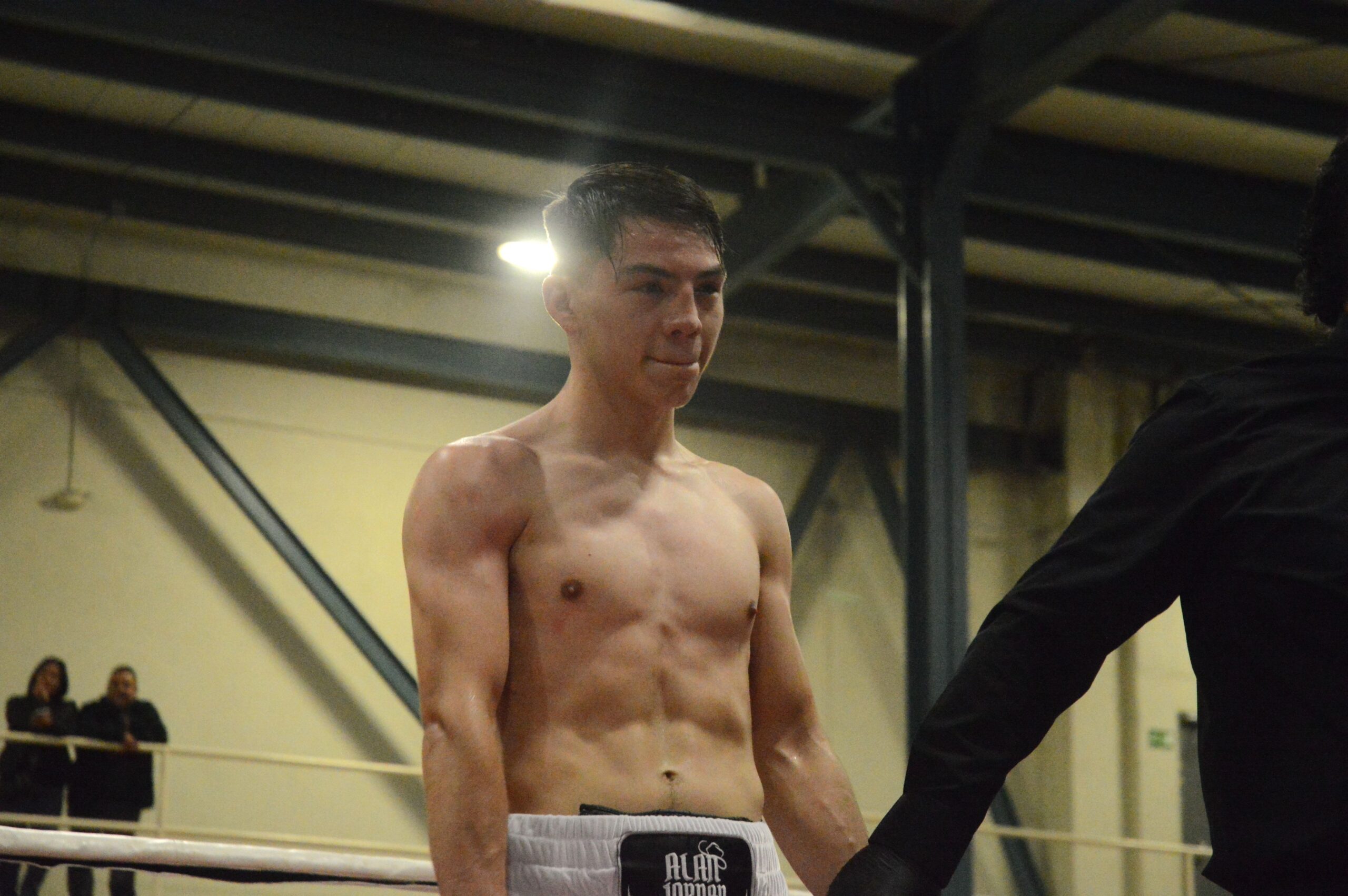 Alan Jordan noquea para mejorar récord de 4-0 | Síntesis TV