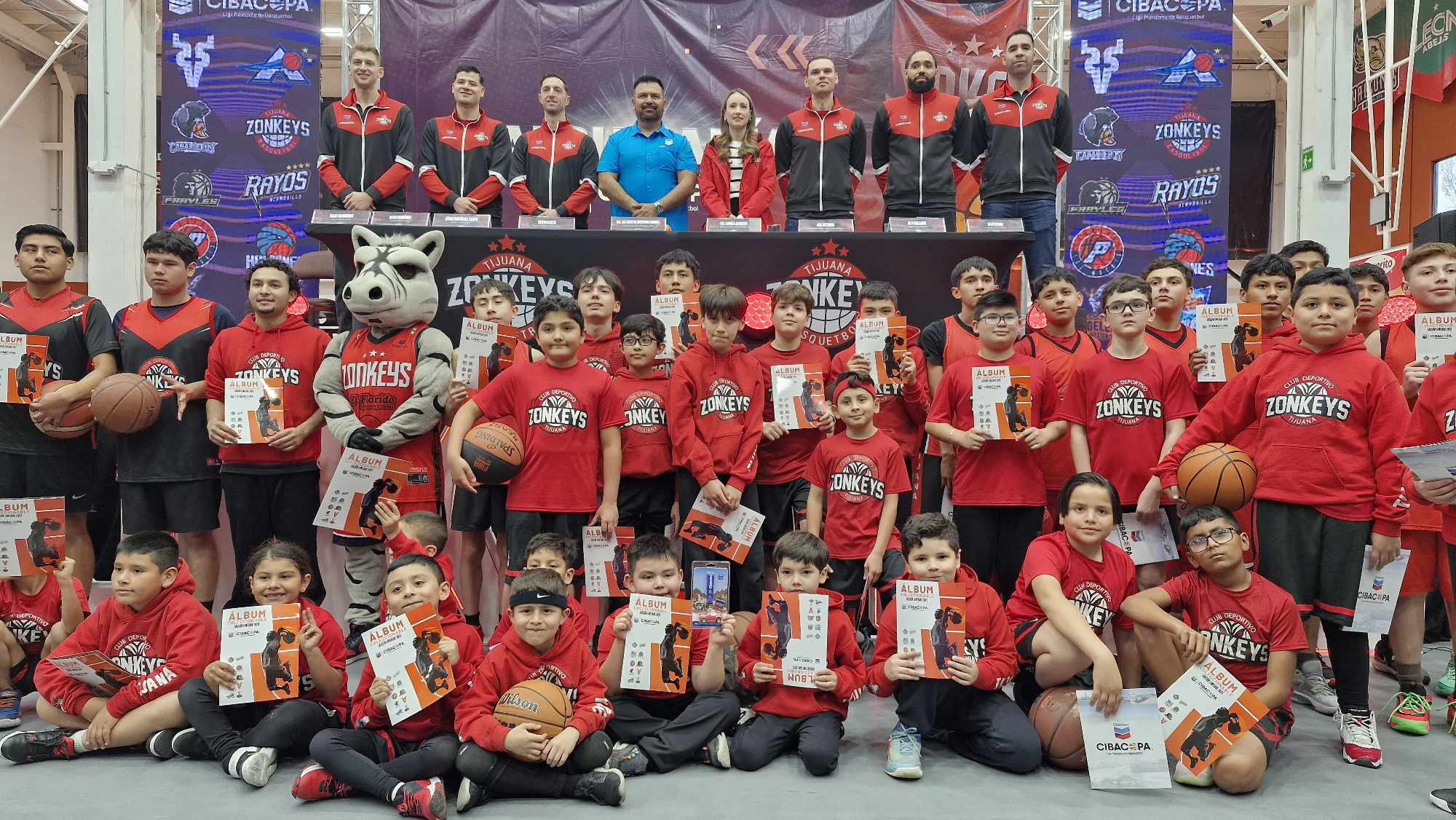 Presentan álbum coleccionable de Cibacopa | Síntesis TV