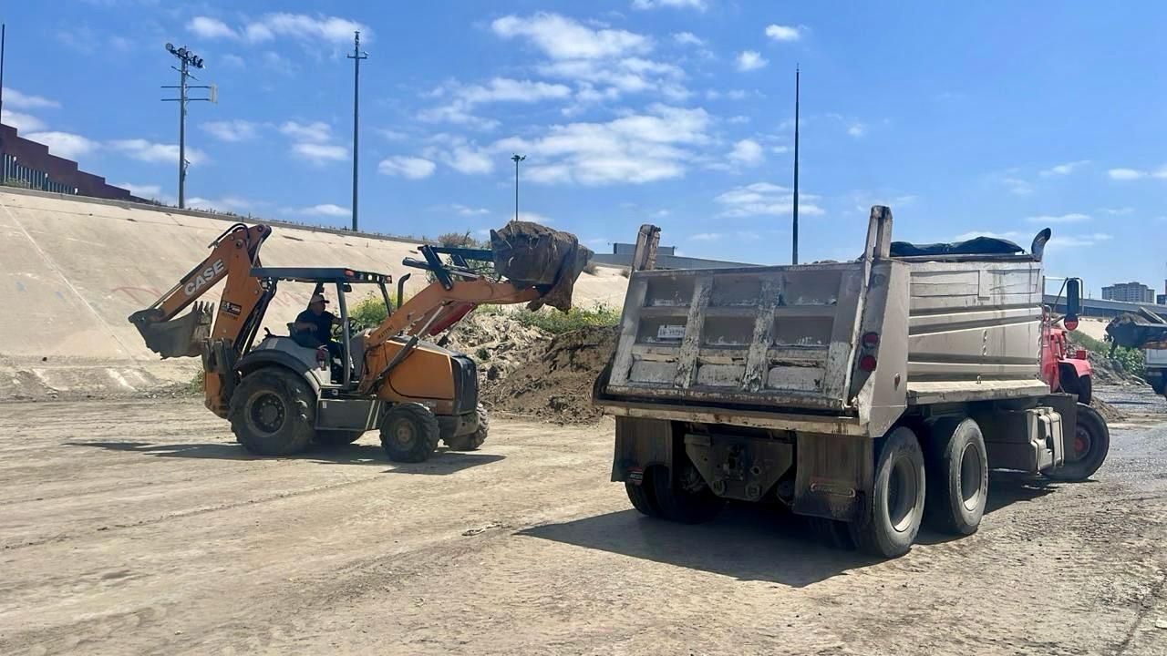 Retiran más de 3 mil metros cúbicos de azolve de la canalización ...